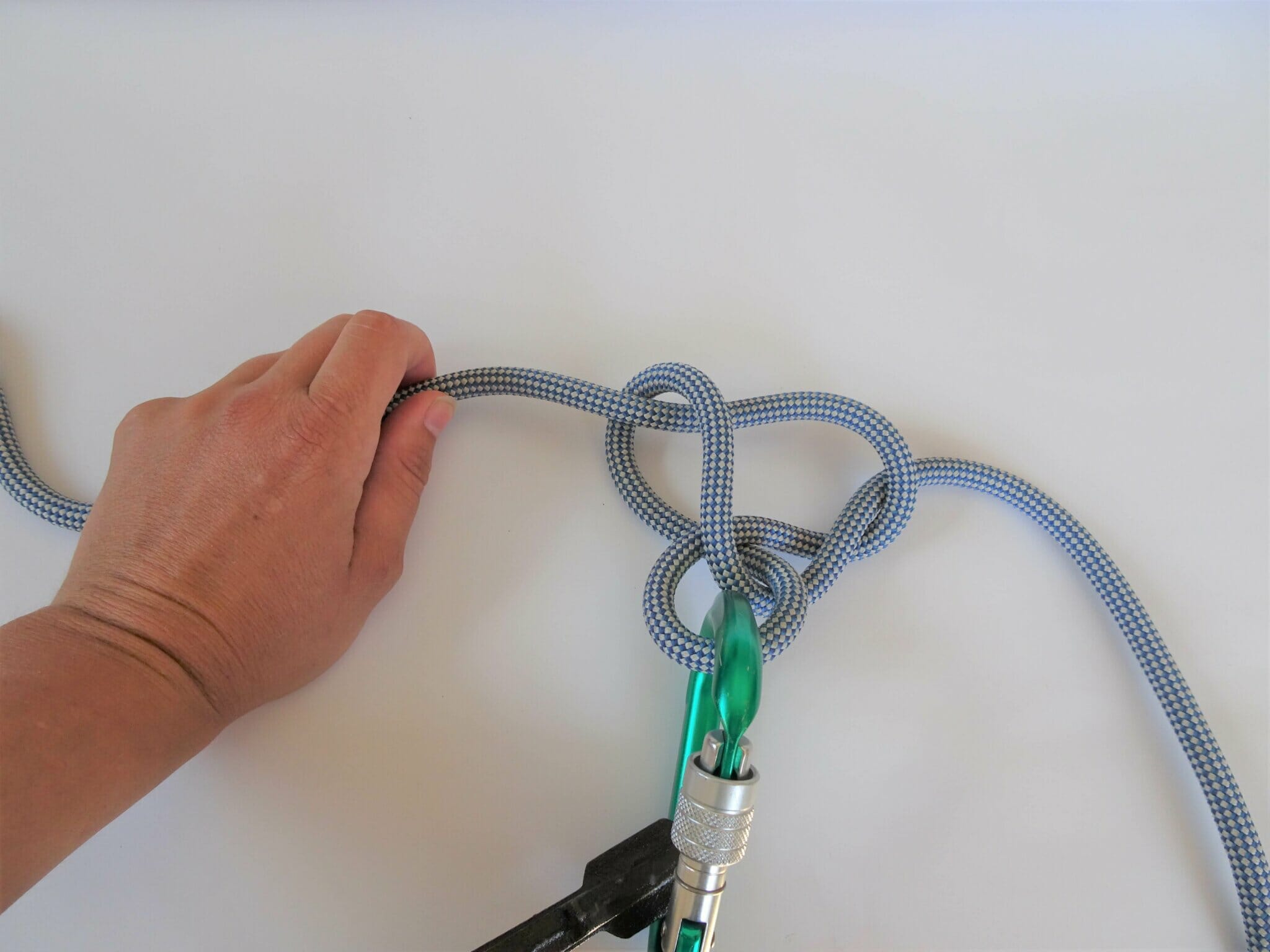 Essential climbing knots for climbers and outdoor enthusiasts ...